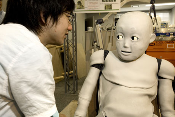 로봇 아기, 저출산 문제 대안될 수 있을까