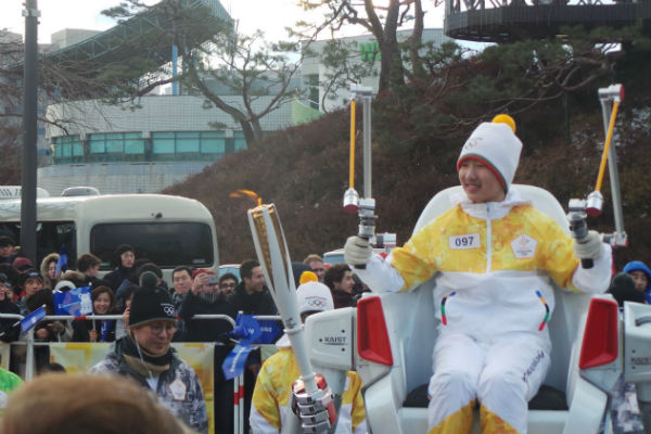 HUBO Robot Carries the Olympic Torch, Korea’s Robot Technology on Full ...